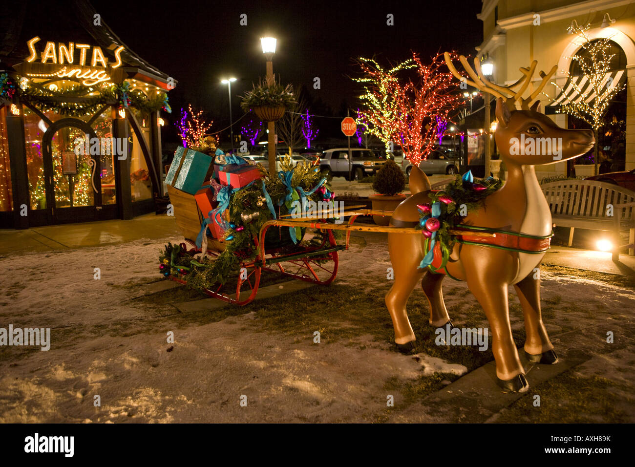 Ornamental sleigh hi-res stock photography and images - Alamy