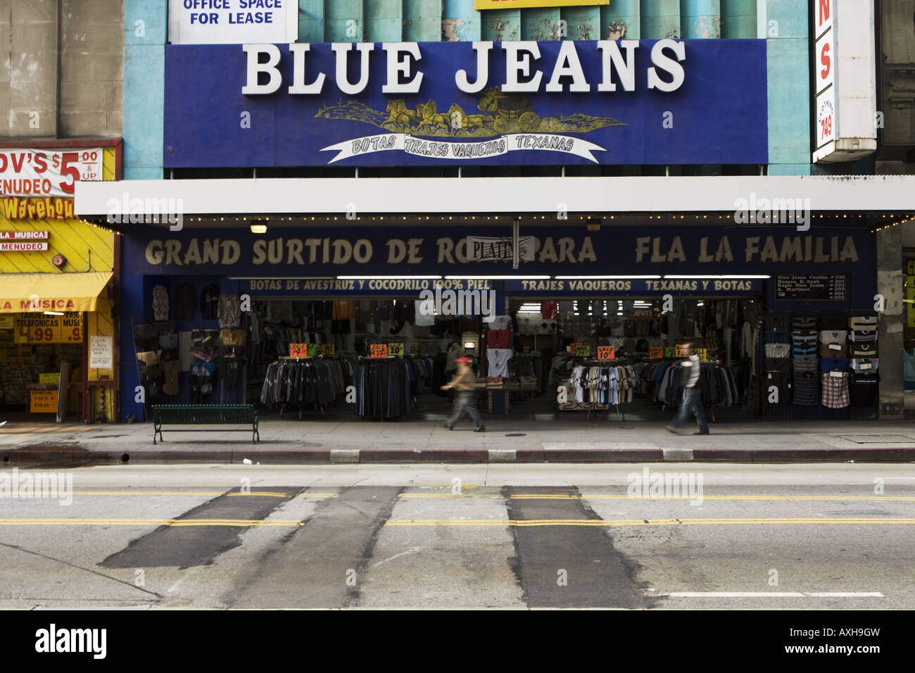 Storefront of clothing store Stock Photo - Alamy