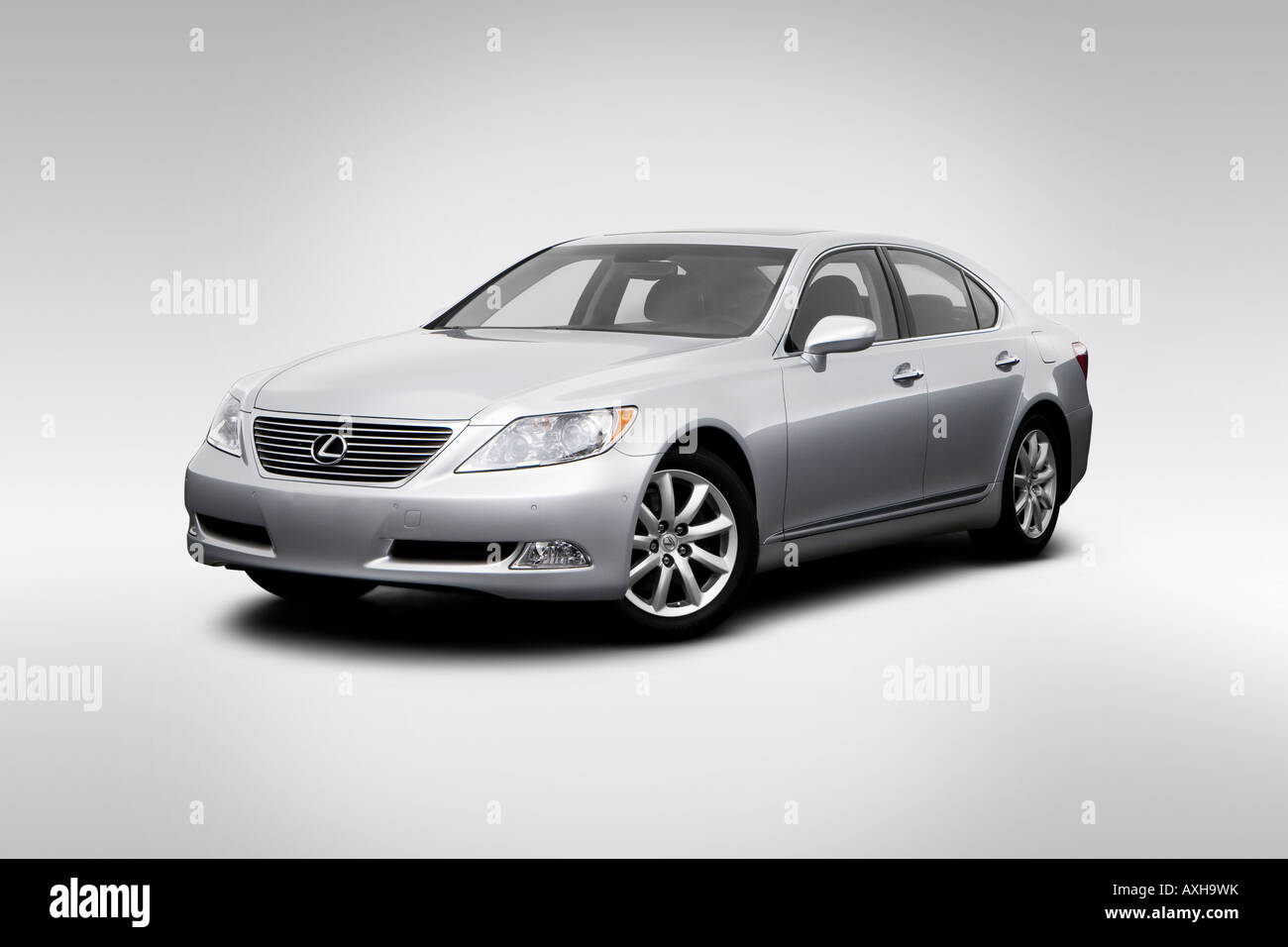 2008 Lexus LS LS460 in Gray - Front angle view Stock Photo - Alamy