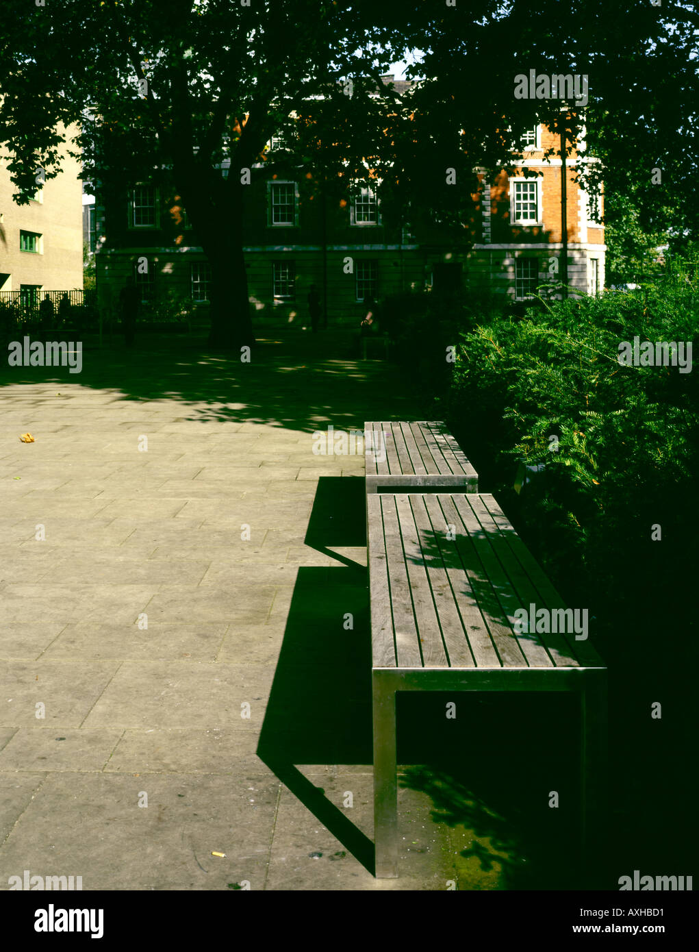 Tate modern gardens hi-res stock photography and images - Alamy