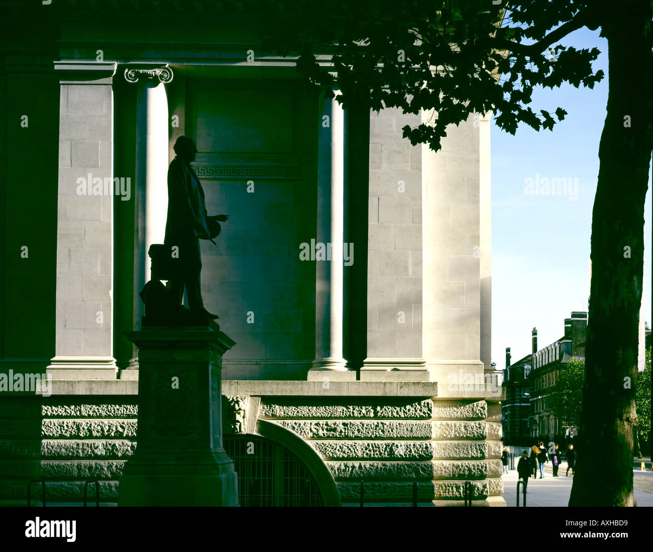 Tate gallery tree hi-res stock photography and images - Alamy