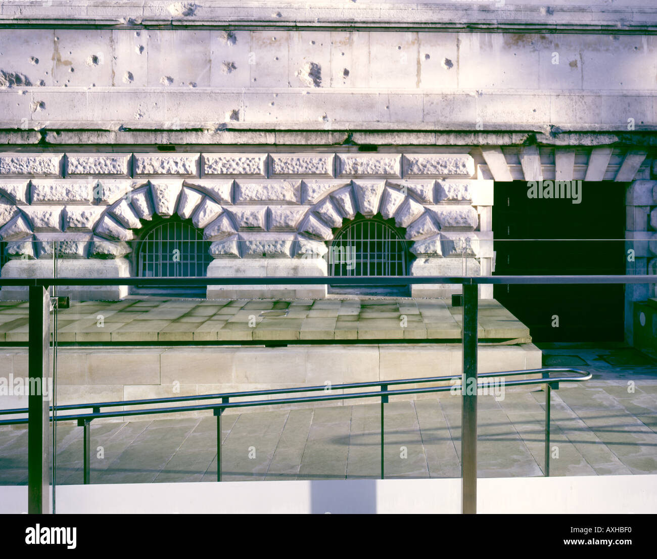 Tate modern gardens hi-res stock photography and images - Alamy