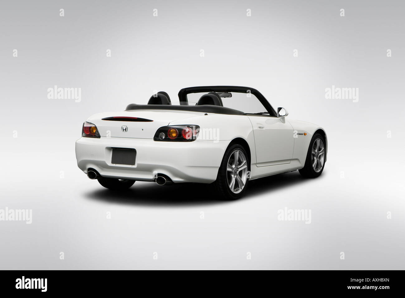 2008 Honda S2000 in White - Rear angle view Stock Photo - Alamy