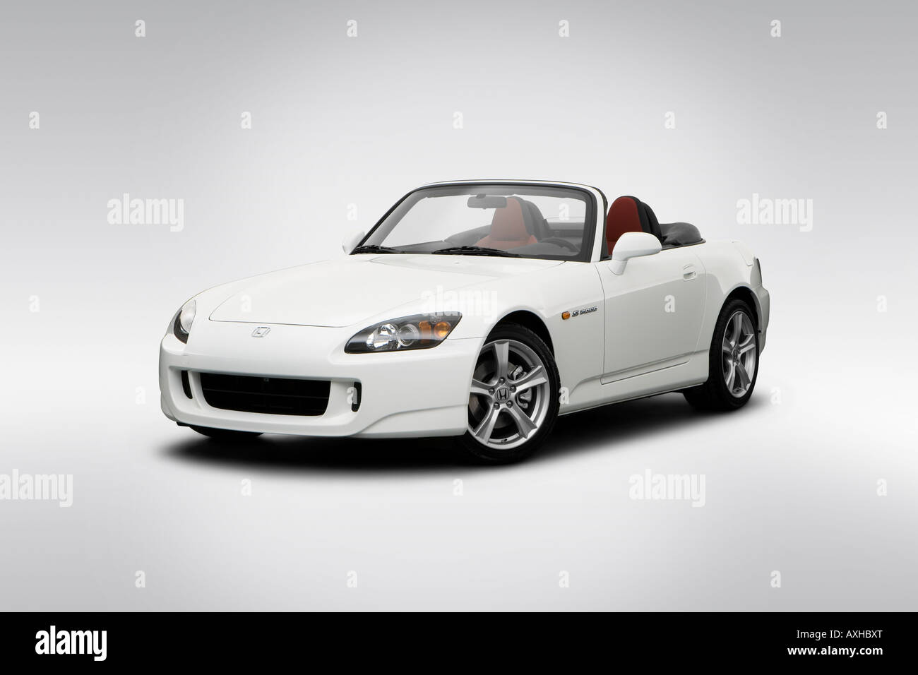 2008 Honda S2000 in White - Front angle view Stock Photo - Alamy