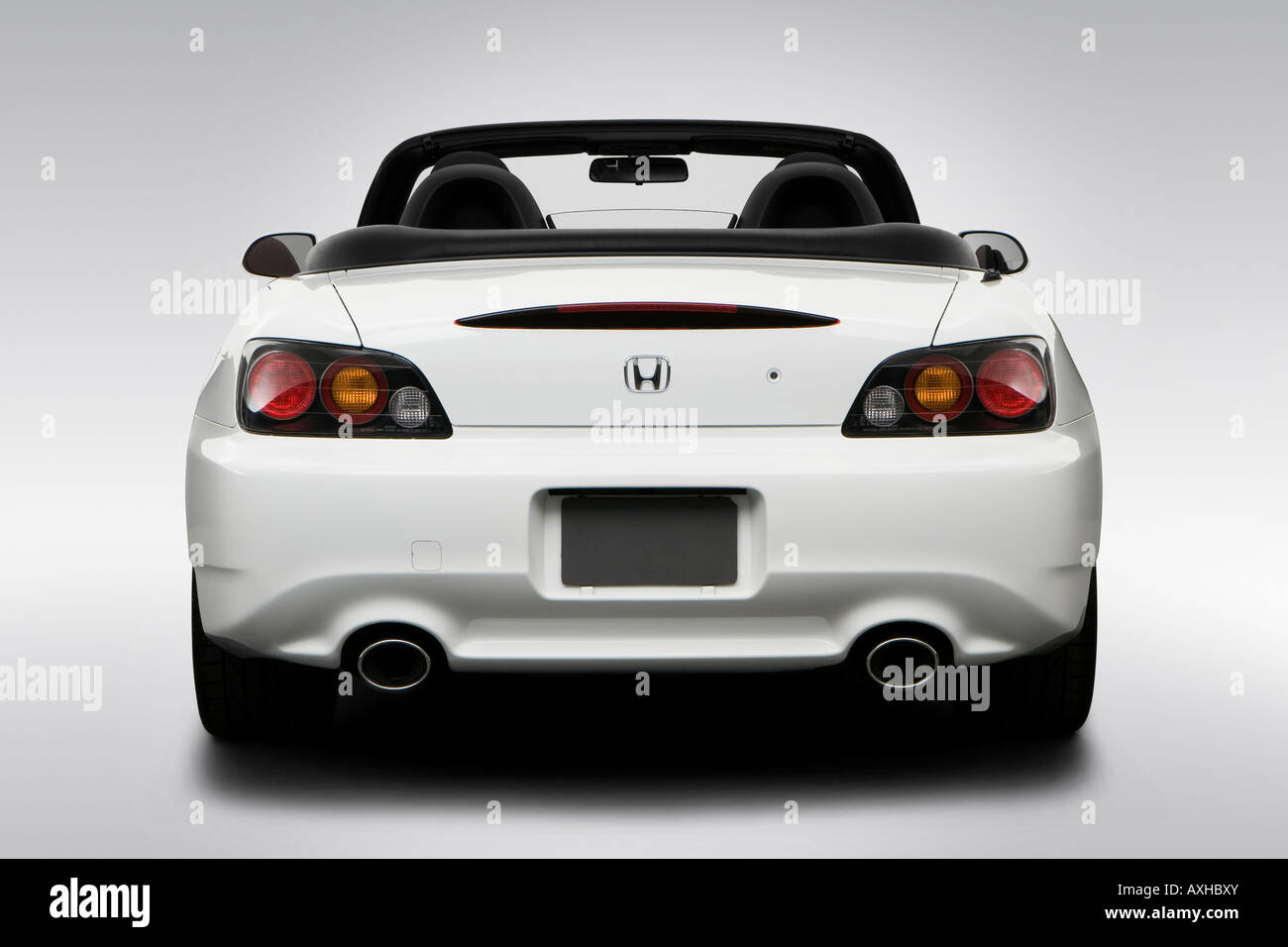 2008 Honda S2000 in White - Low/Wide Rear Stock Photo - Alamy