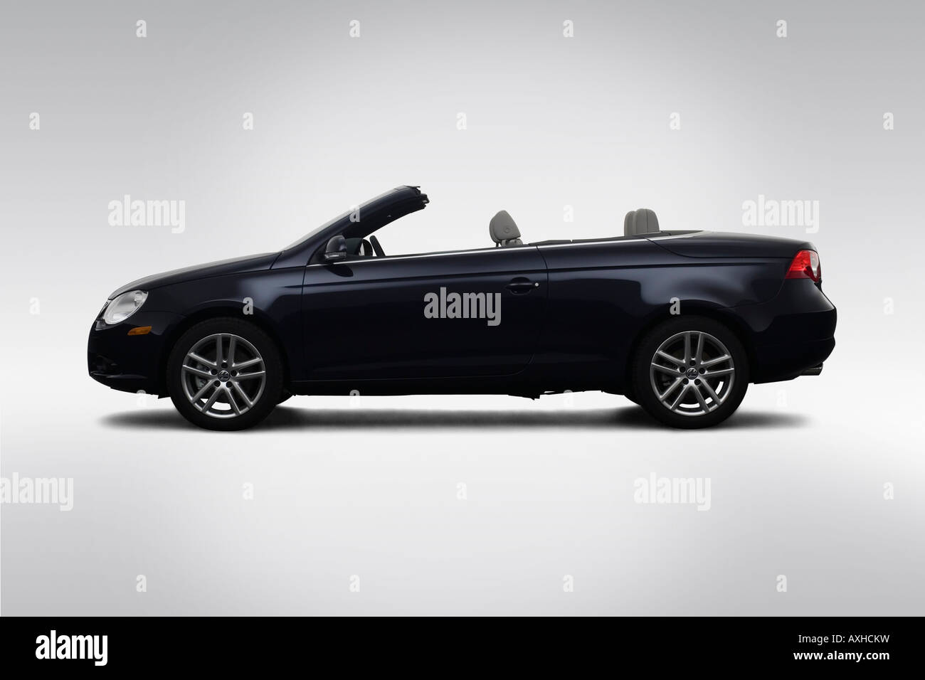 2008 Volkswagen EOS LUX in Blue - Drivers Side Profile Stock Photo - Alamy