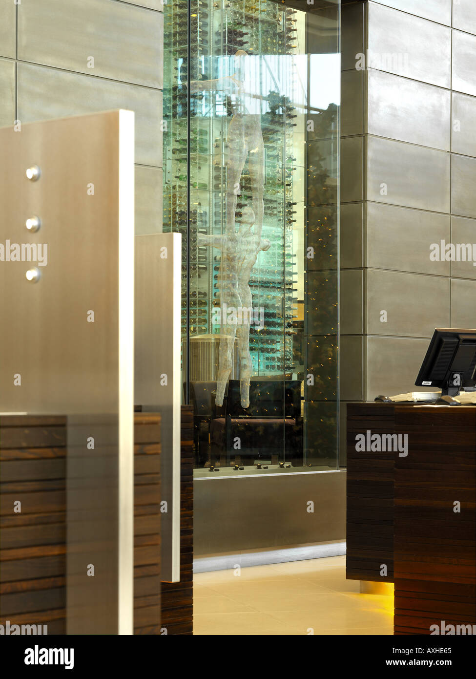 Radisson sas hotel inside hi-res stock photography and images - Alamy