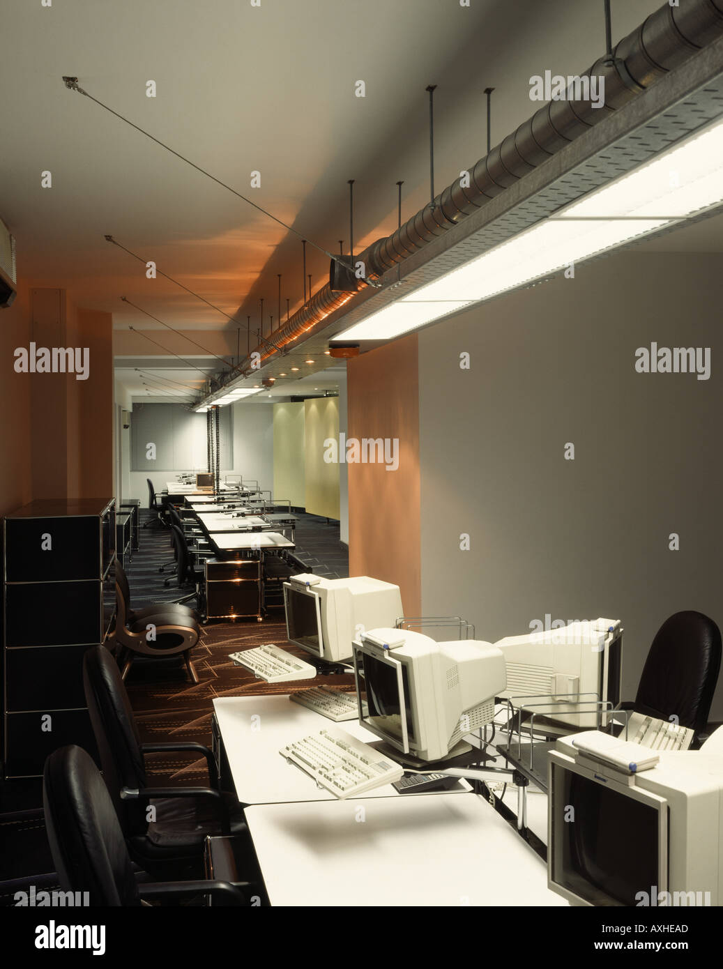 International computers hi-res stock photography and images - Alamy