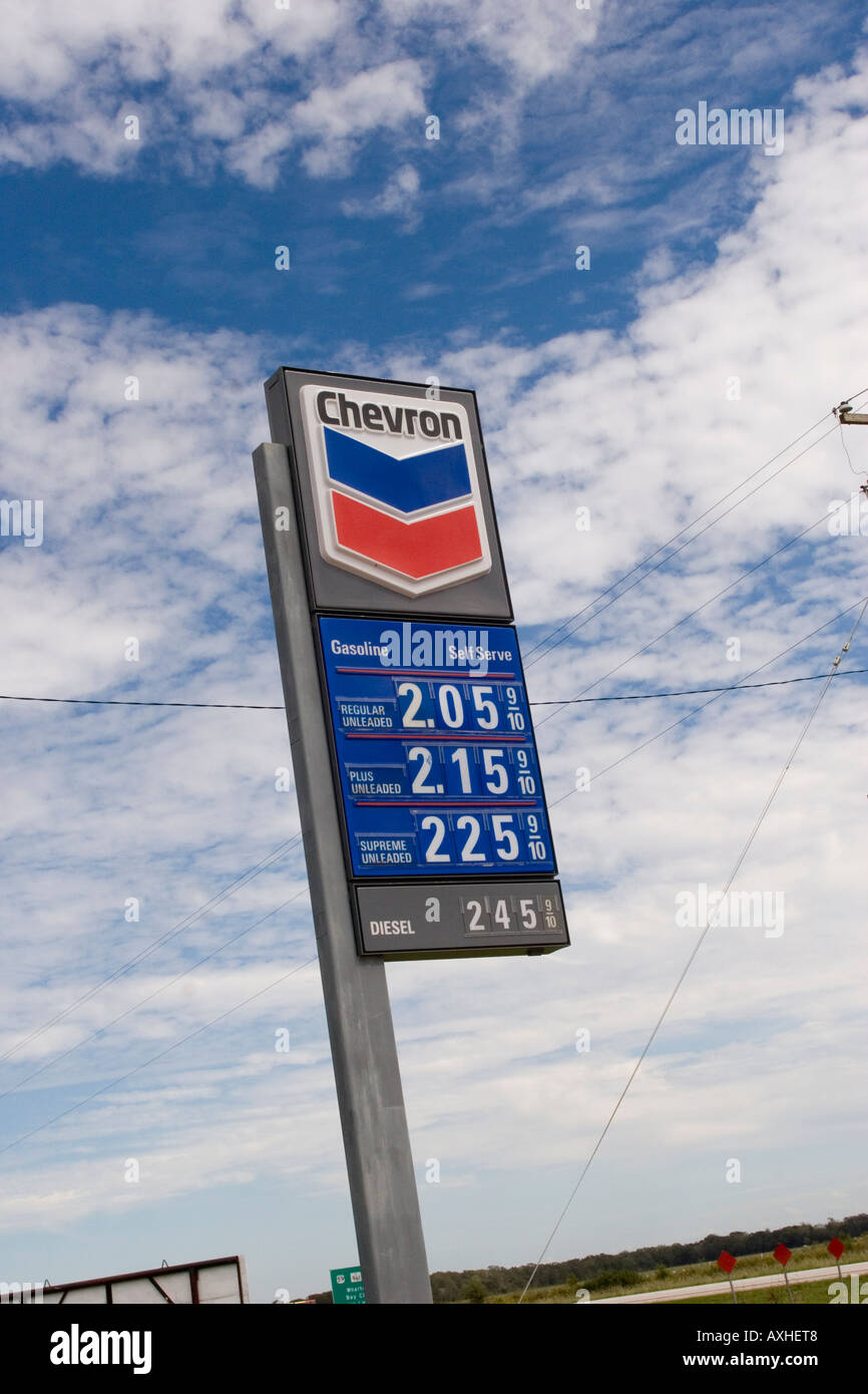 Gas price sign hi-res stock photography and images - Alamy