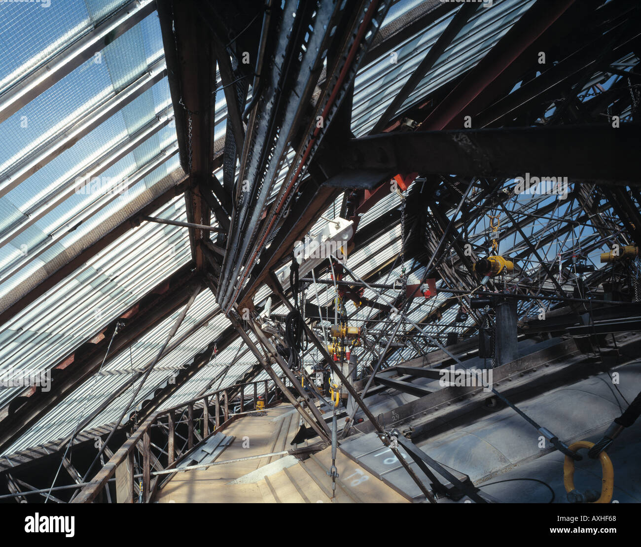 Royal albert hall roof hi-res stock photography and images - Alamy