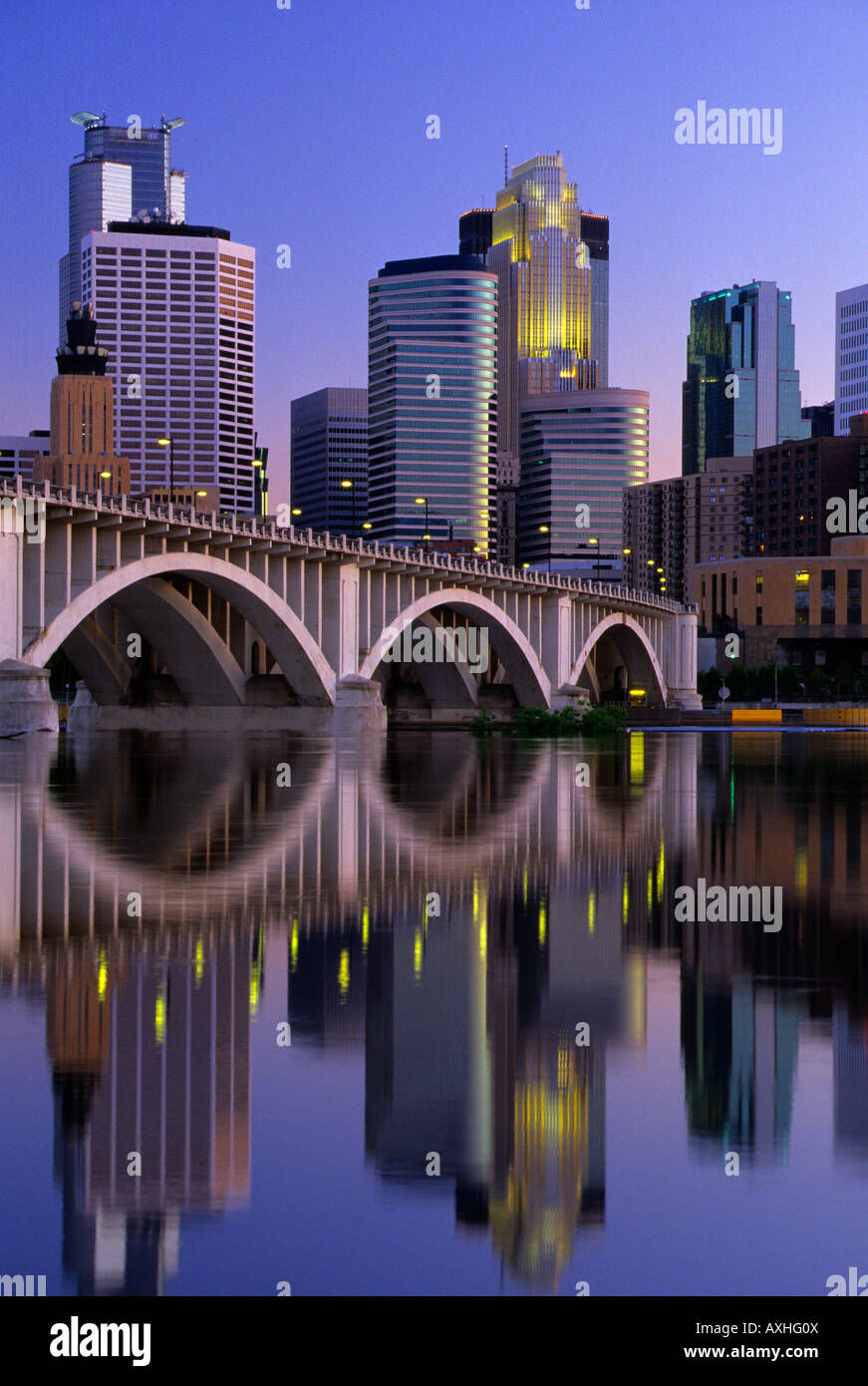 SKYLINE OF MINNEAPOLIS, MINNESOTA, THE MISSISSIPPI RIVER AND THE THIRD ...