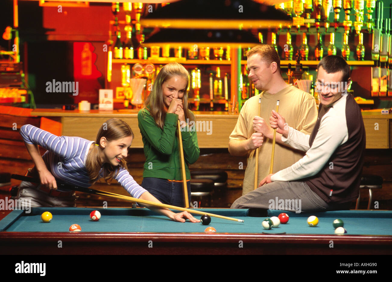 Teen playing pool table hi-res stock photography and images - Alamy