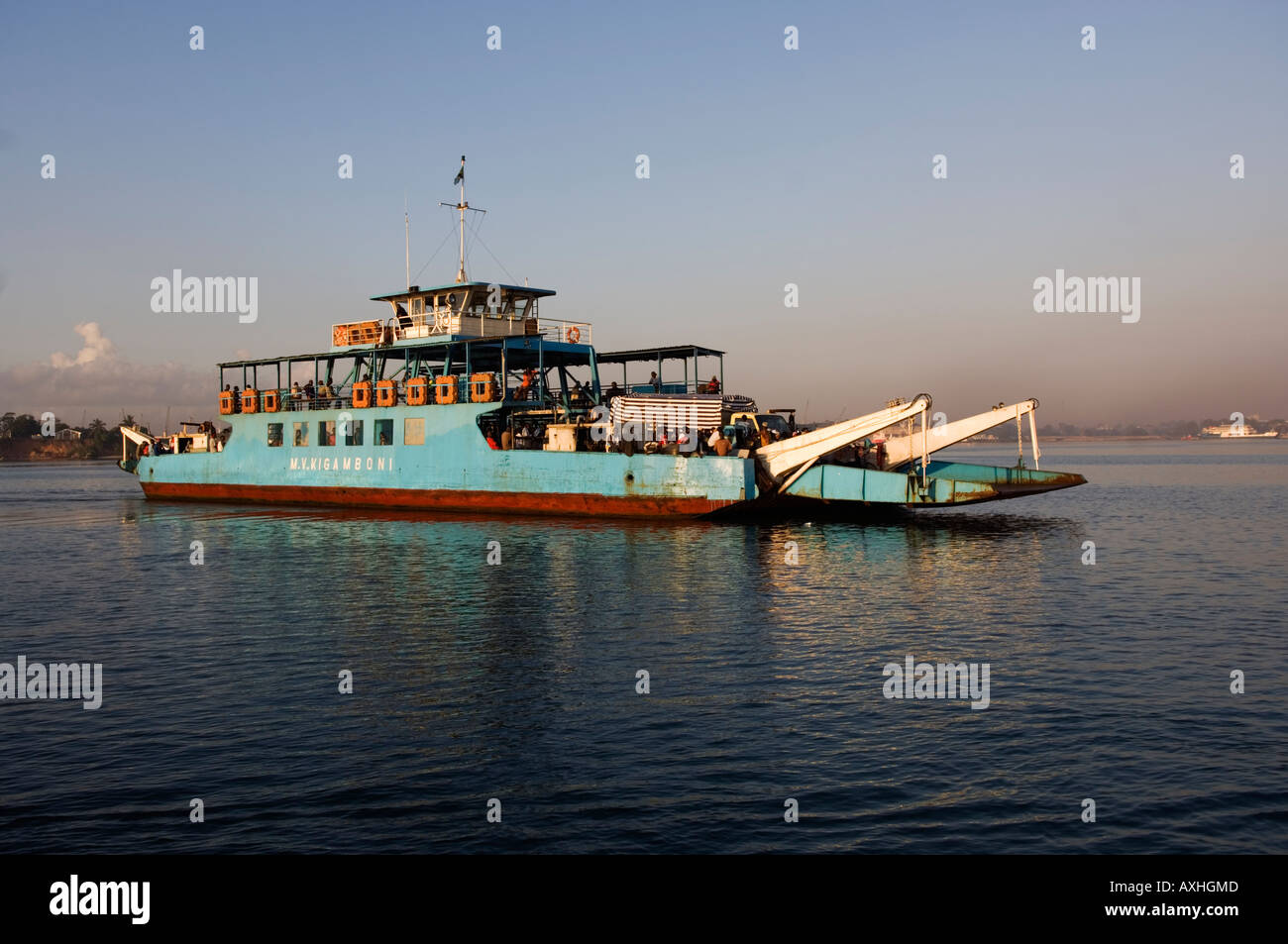 Kigamboni hi-res stock photography and images - Alamy