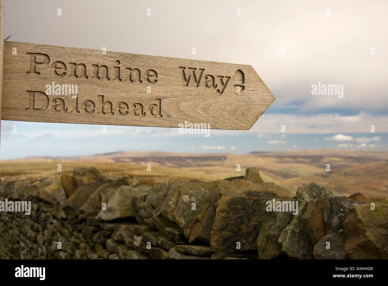 Pennine Way sign Yorkshire Dales National Park , Dalehead Stock Photo ...