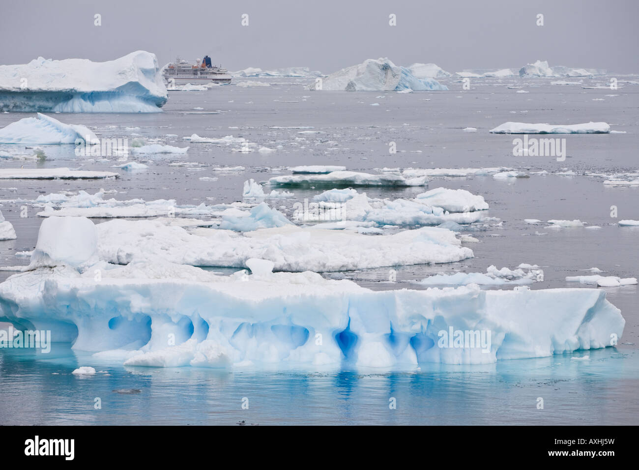 Navigating Icebergs High Resolution Stock Photography and Images - Alamy