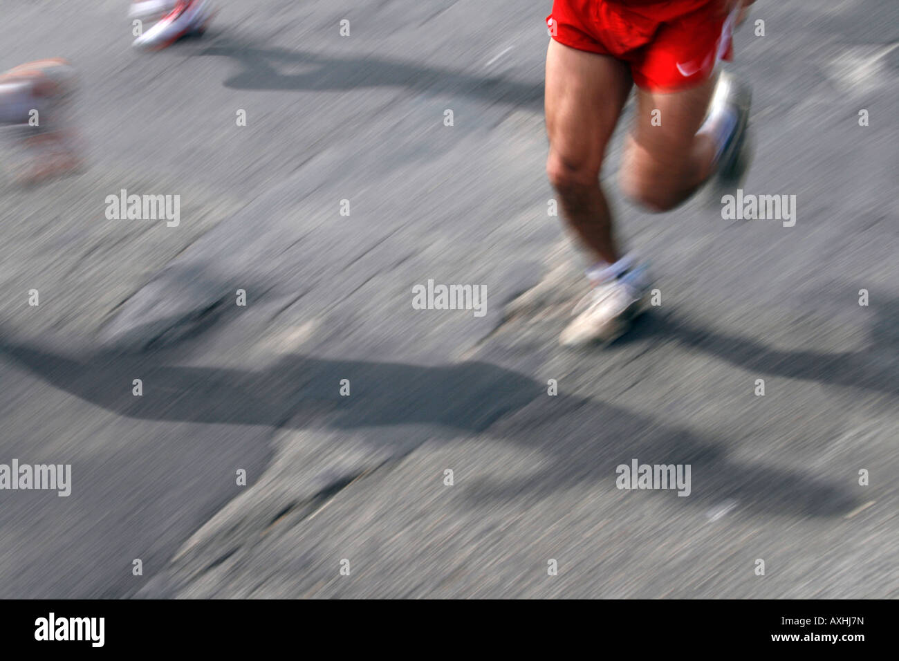 runner in road race Stock Photo - Alamy