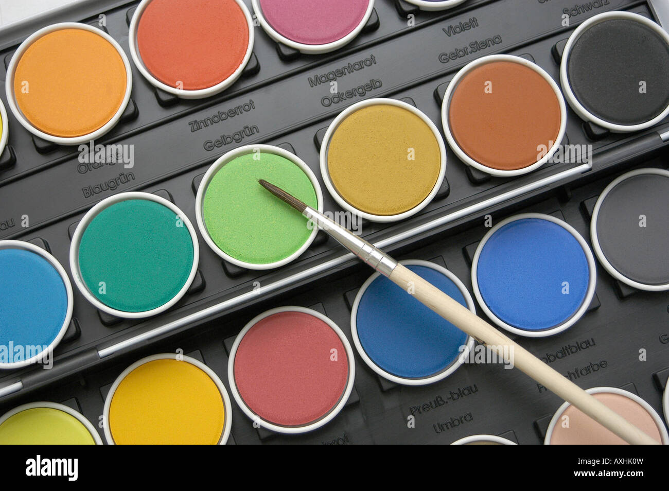 Paintbox hi-res stock photography and images - Alamy