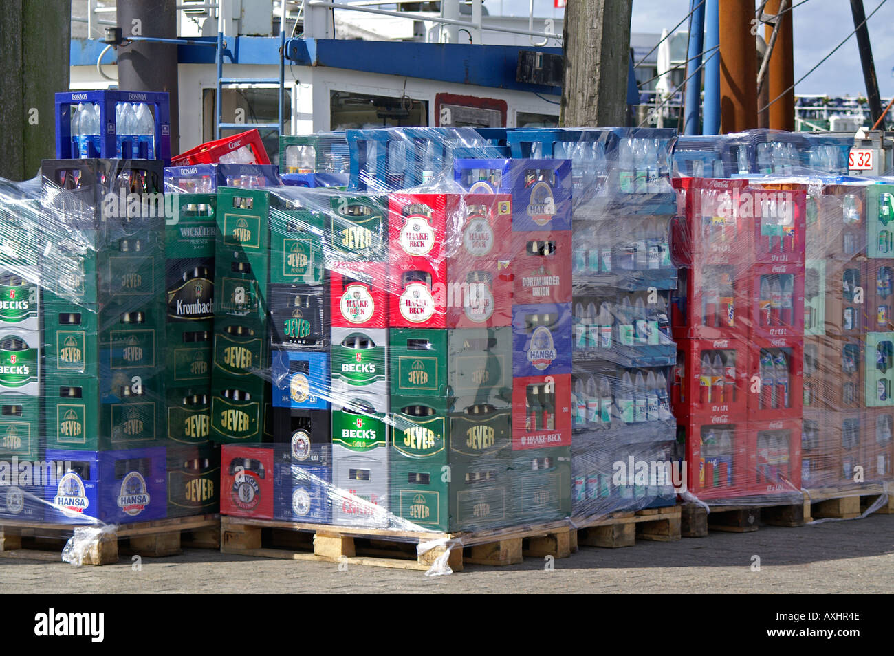 Leergut hi-res stock photography and images - Alamy