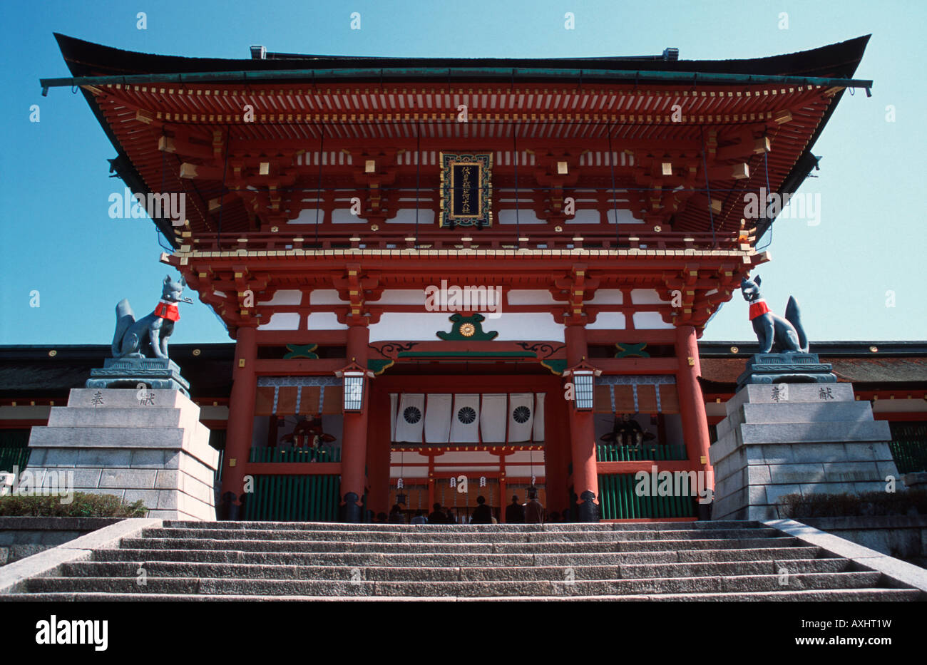Architectural style of japanese shrines hi-res stock photography and ...