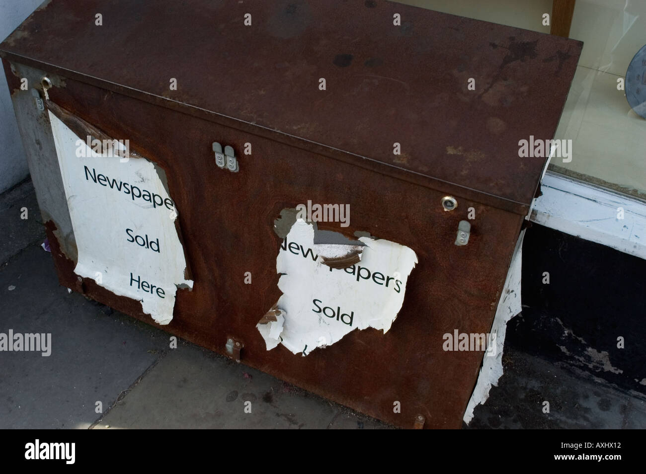 Newspaper selling box Stock Photo - Alamy