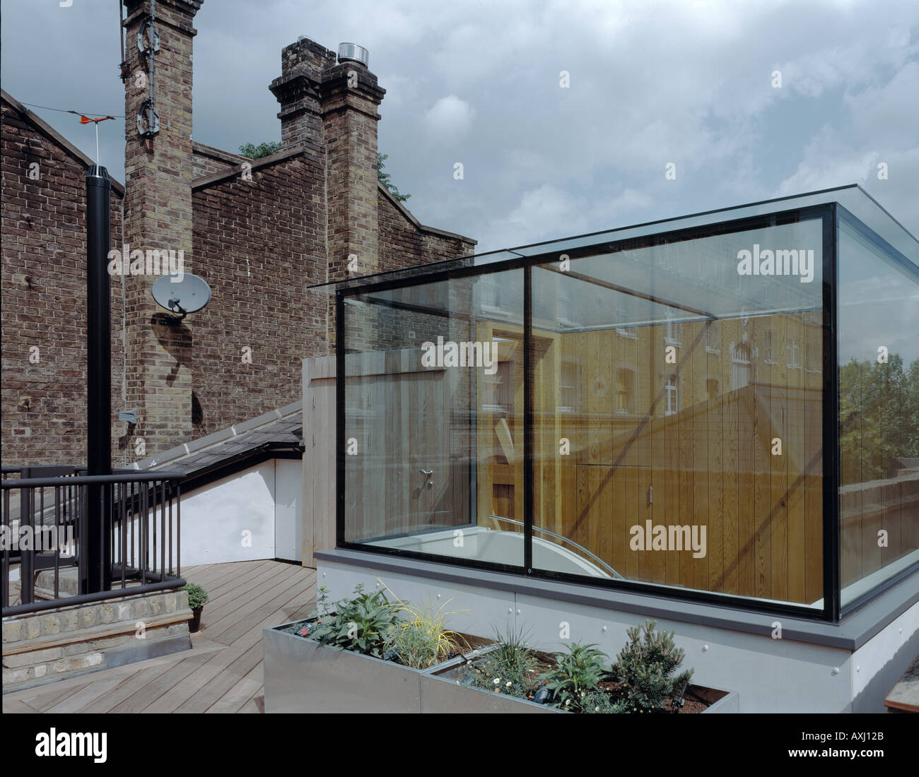 Terrace house glass extension hi-res stock photography and images - Alamy