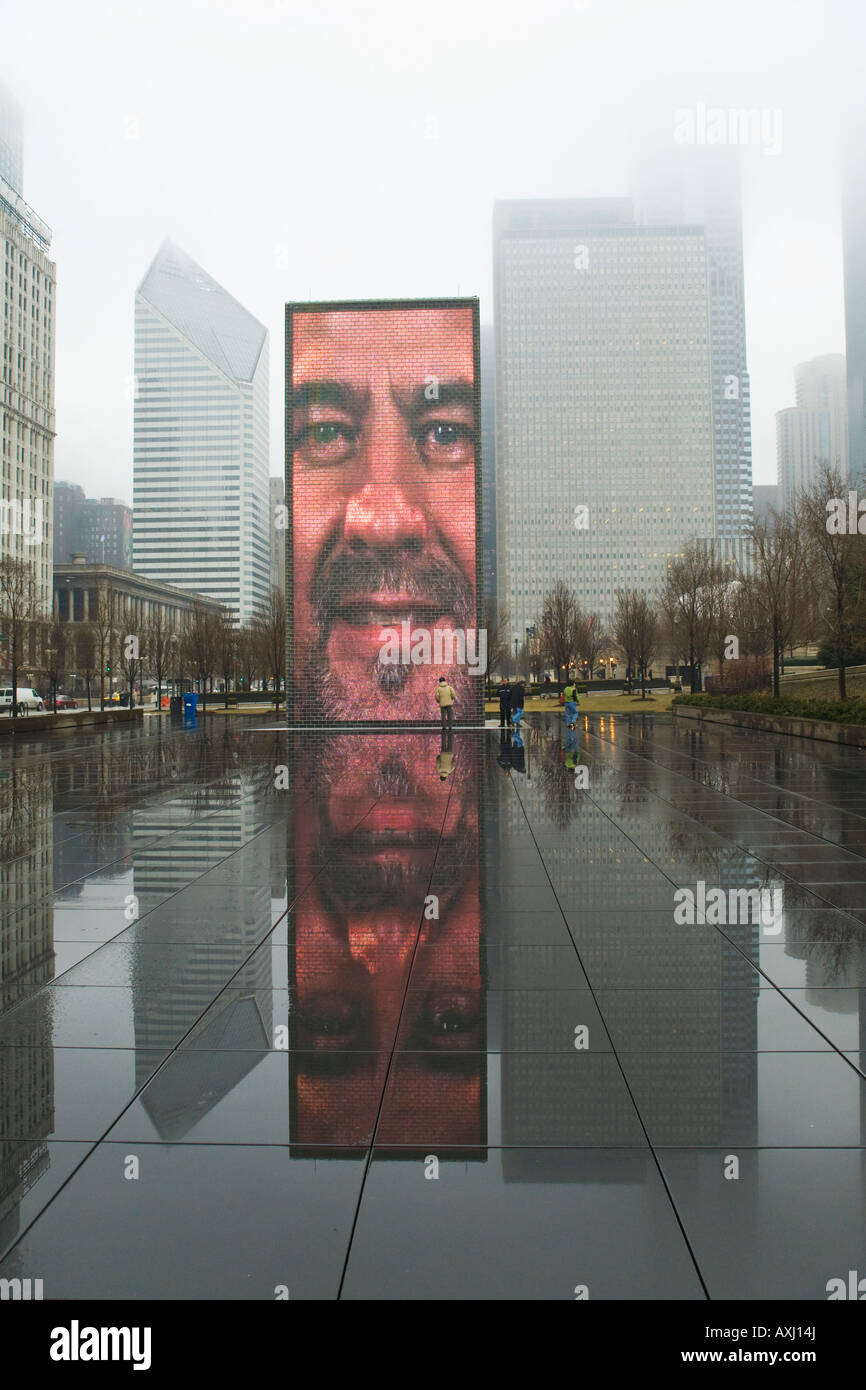 Millennium park fountain face hi-res stock photography and images - Alamy