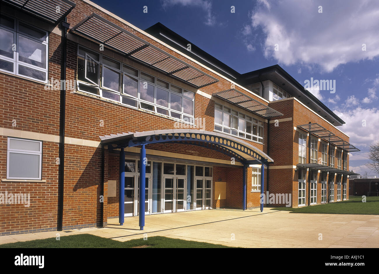 Color modern school building hi-res stock photography and images - Alamy