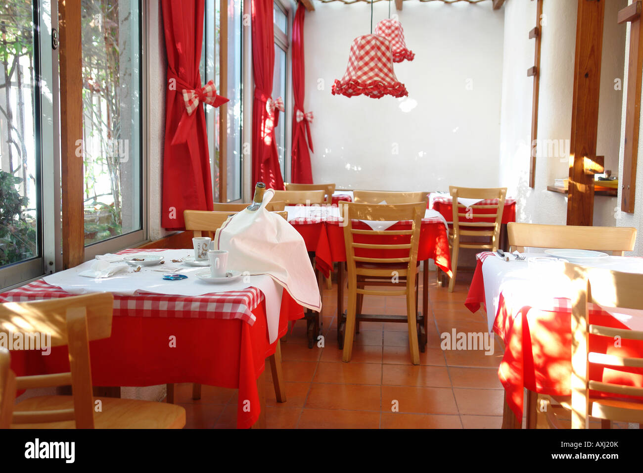 Matching tables hi-res stock photography and images - Alamy