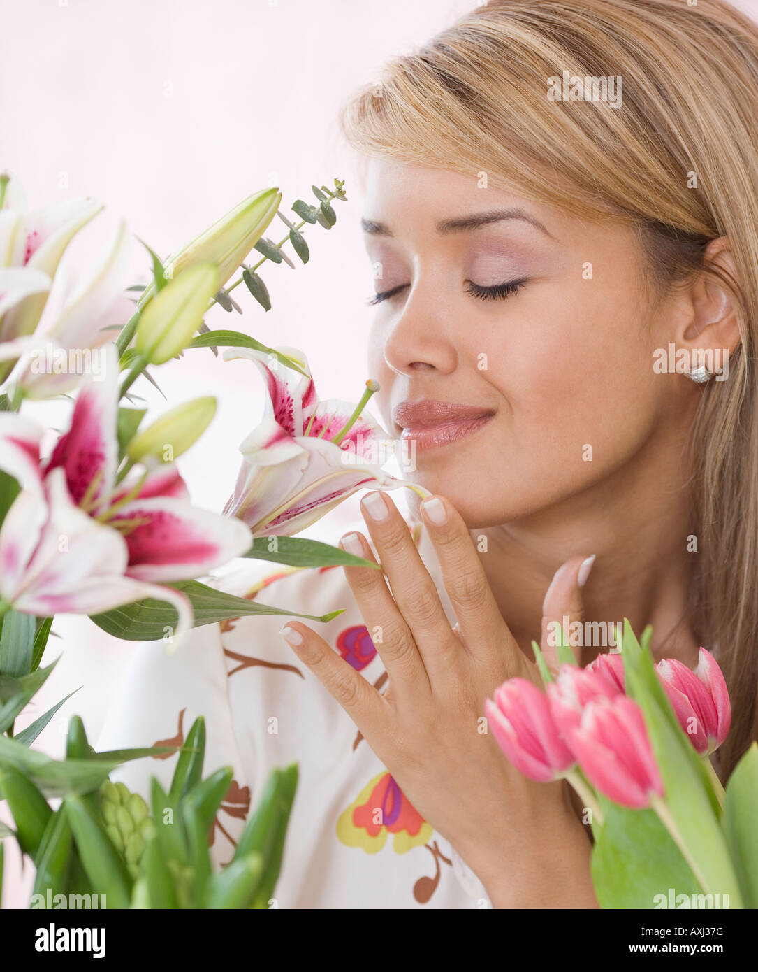 Delicate sweet smelling flowers hi-res stock photography and images - Alamy