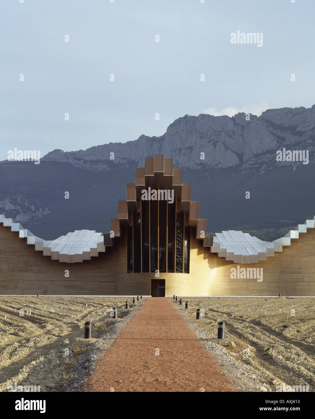 Bodegas Ysios Winery High Resolution Stock Photography and Images - Alamy