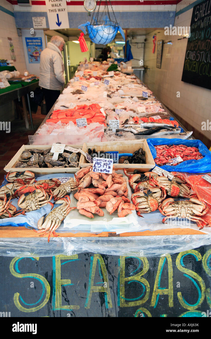 united kingdom essex leigh on sea a wet fish display in a fishmongers ...
