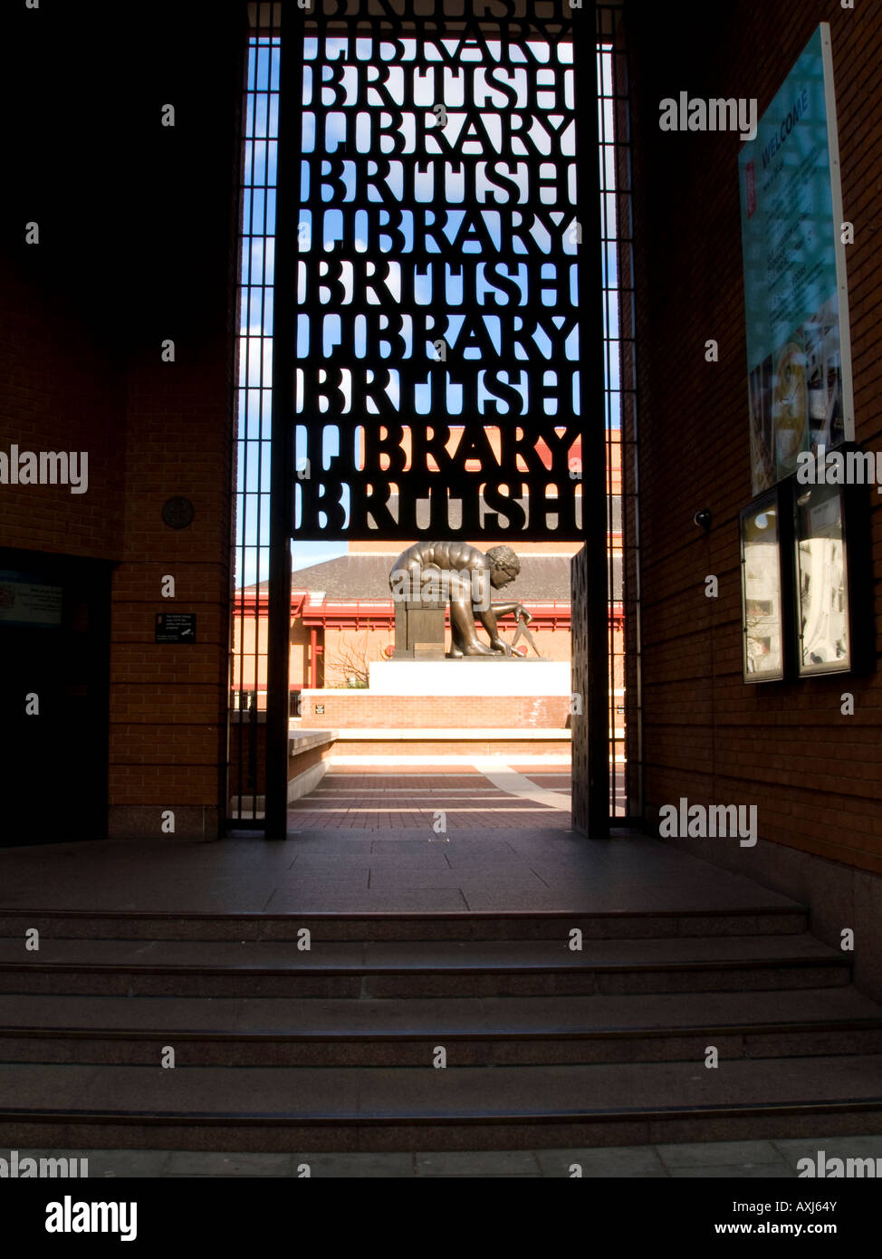 Sir isaac newton sculpture british library hi-res stock photography and ...