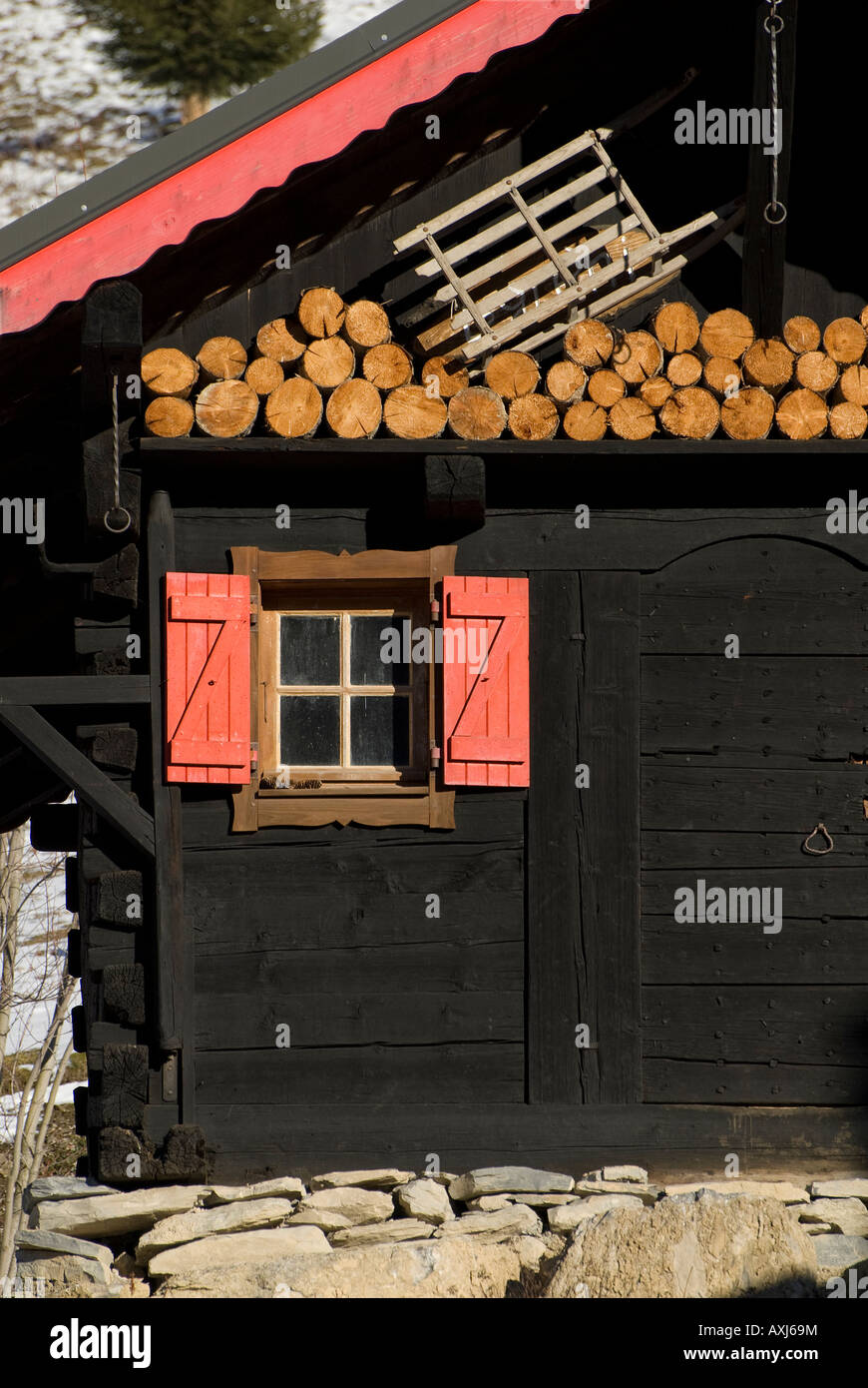 Traditional house in the alps hi-res stock photography and images - Alamy