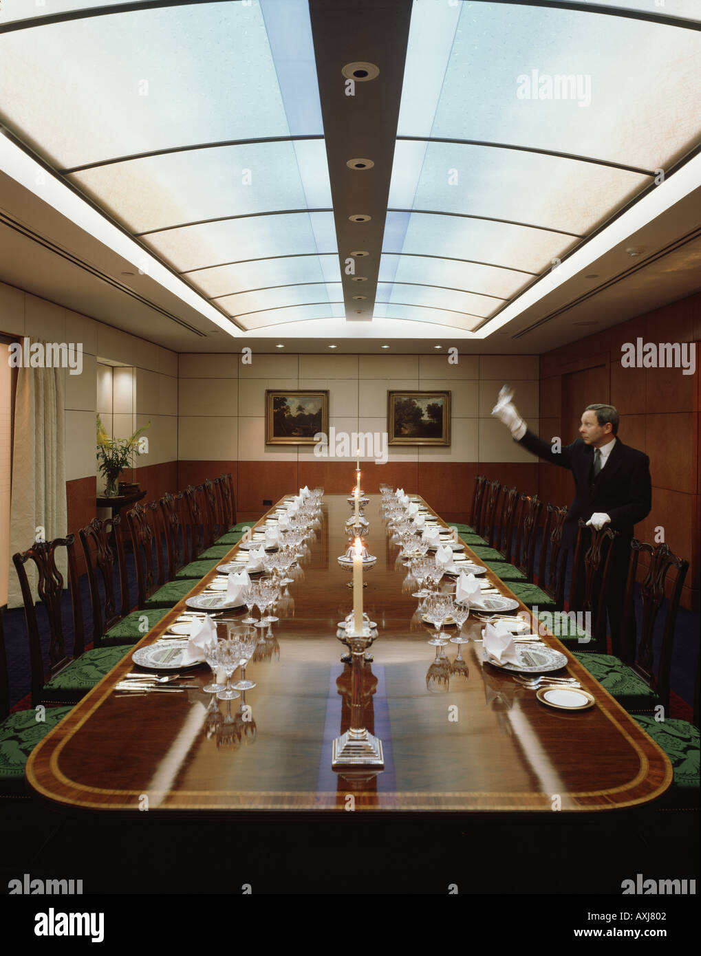 Grand dinner table hi-res stock photography and images - Alamy