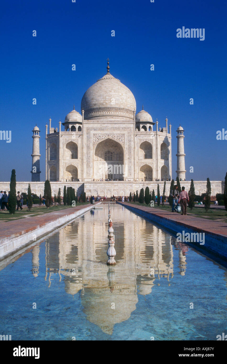 Taj mahal is blue sky hi-res stock photography and images - Alamy