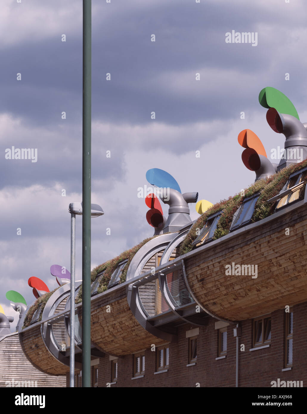 Bedzed building hi-res stock photography and images - Alamy