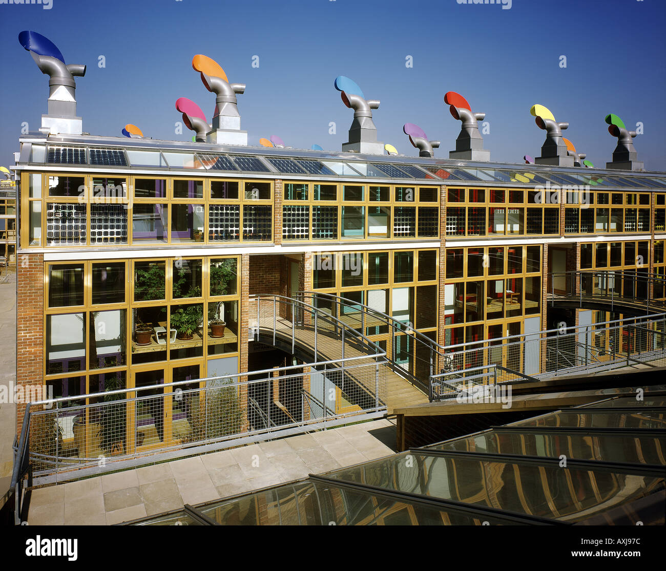 BEDZED BEDDINGTON ZERO ENERGY DEVELOPMENT Stock Photo - Alamy