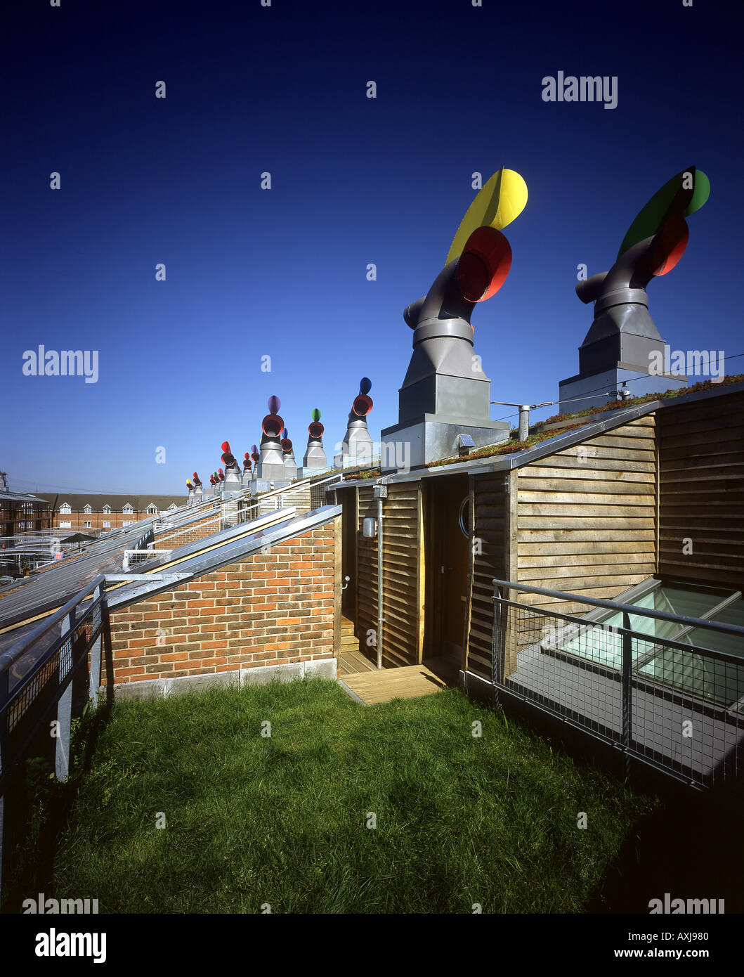 Bedzed building hi-res stock photography and images - Alamy