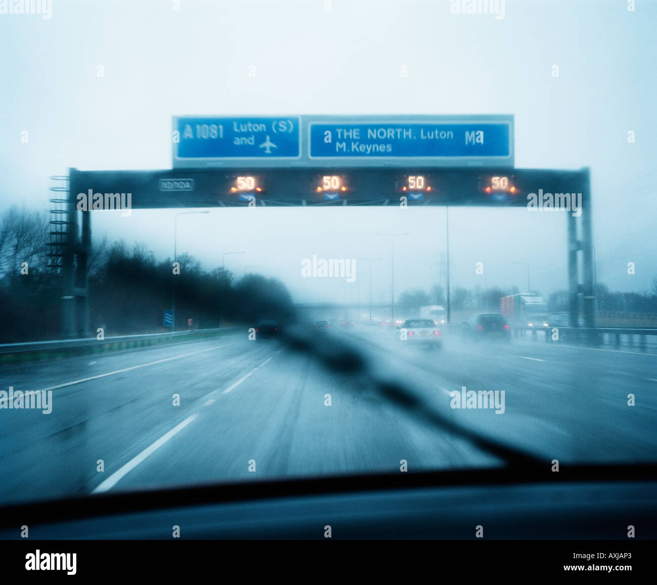 Driving northbound in the rain on the M1 UK 22 11 03 Stock Photo - Alamy