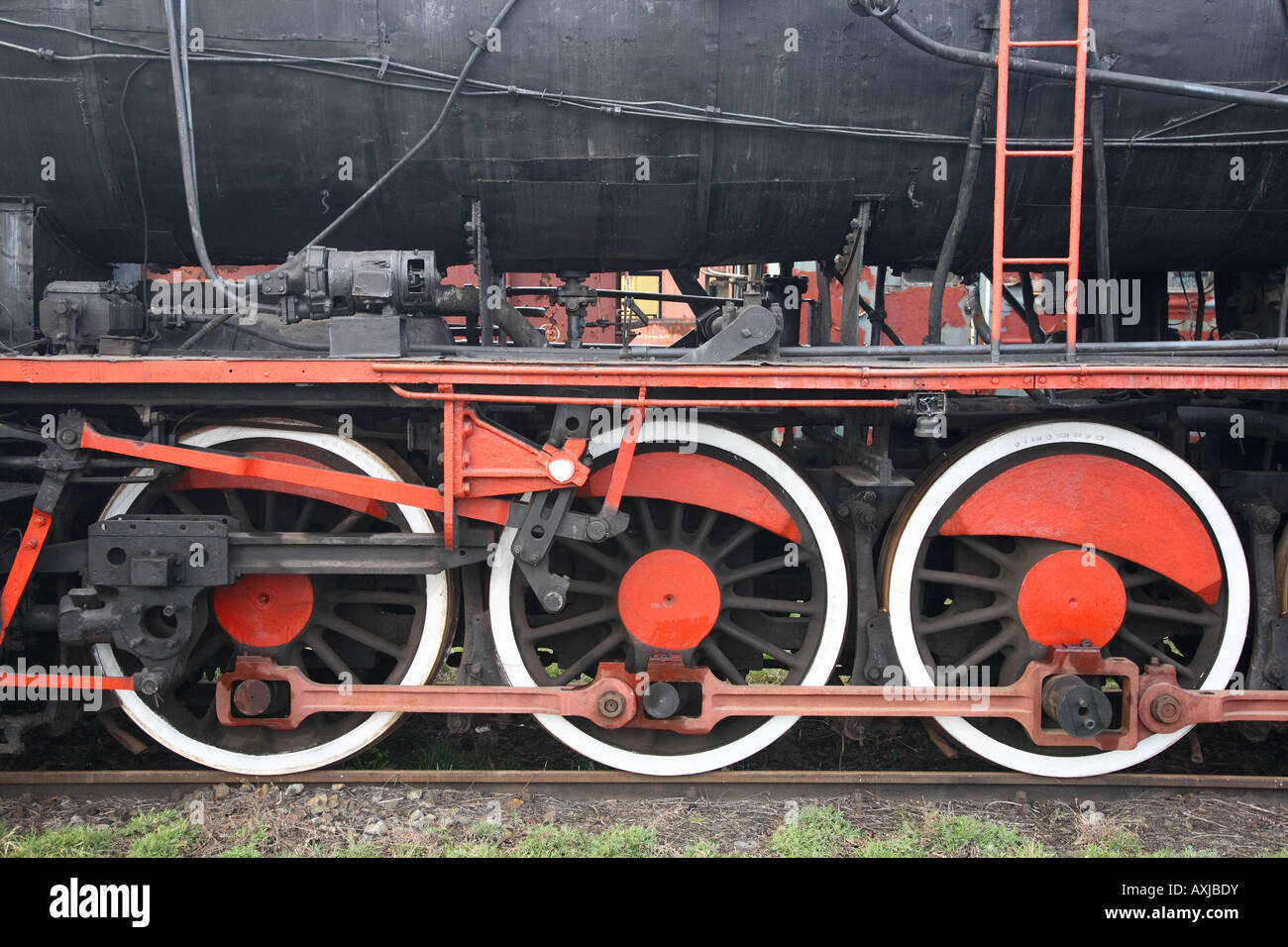 Steam engine steel wheels and propulsion mechanism Stock Photo - Alamy