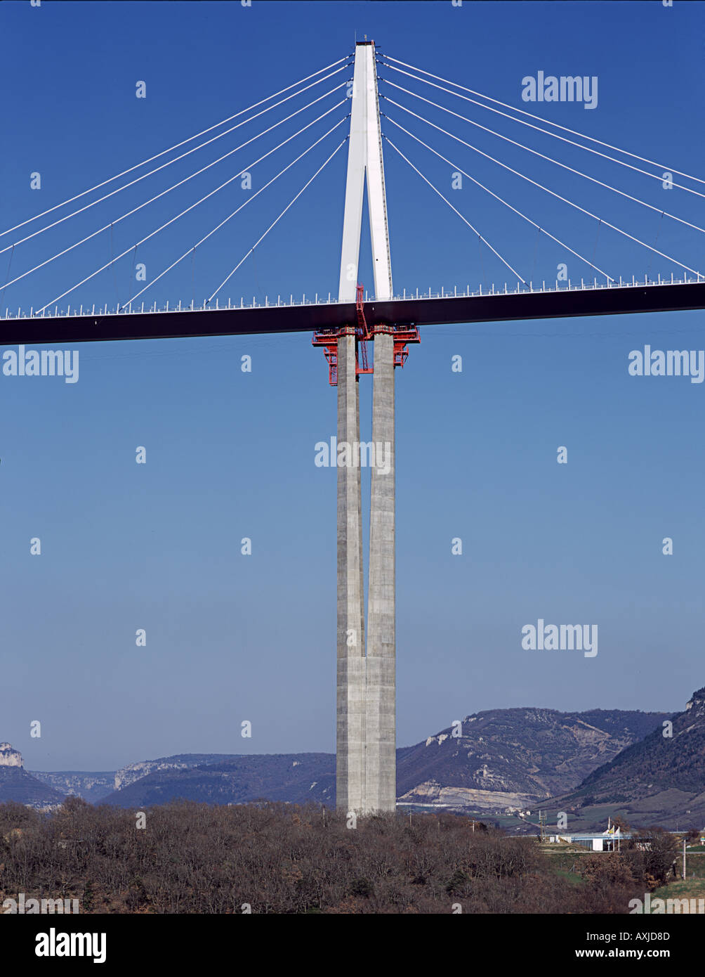 DETAIL COLUMN AND A FRAME MILLAU BRIDGE VIADUCT RIVER TARN MILLAU ...