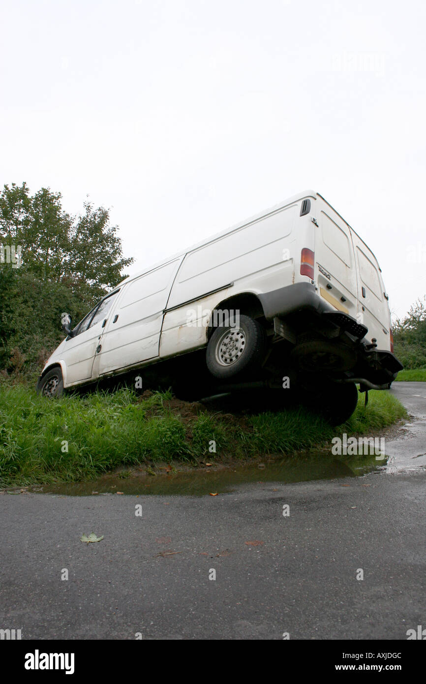 Crash white van hi-res stock photography and images - Alamy