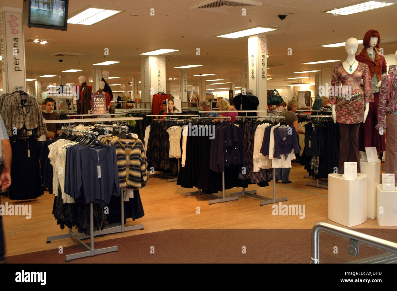 Per una clothes hi-res stock photography and images - Alamy