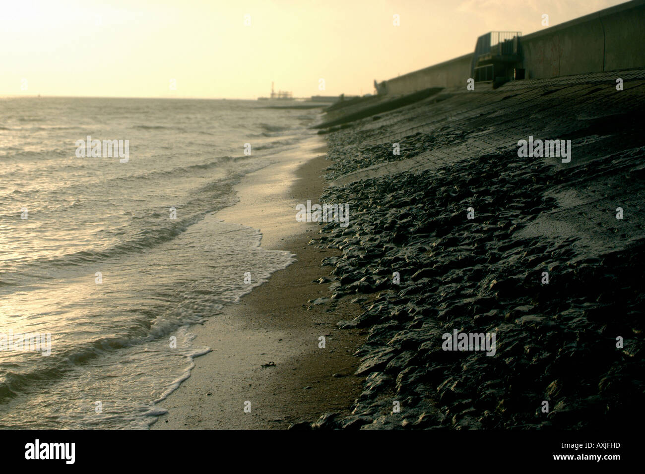 Thames flood defence wall hi-res stock photography and images - Alamy