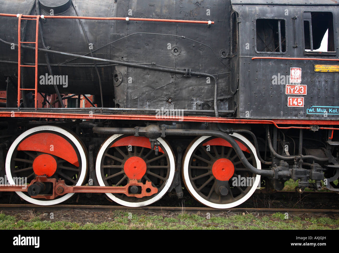 Steam engine steel wheels and propulsion mechanism Stock Photo - Alamy