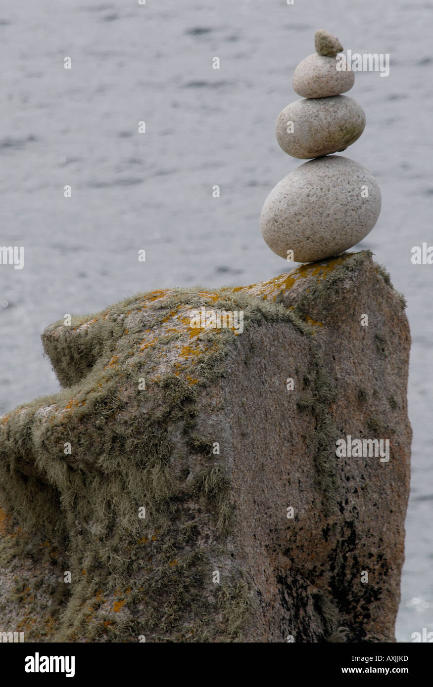 Rounded boulder on a beach hi-res stock photography and images - Alamy