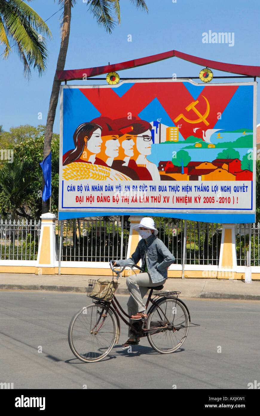 Communist poster hoi vietnam hi-res stock photography and images - Alamy