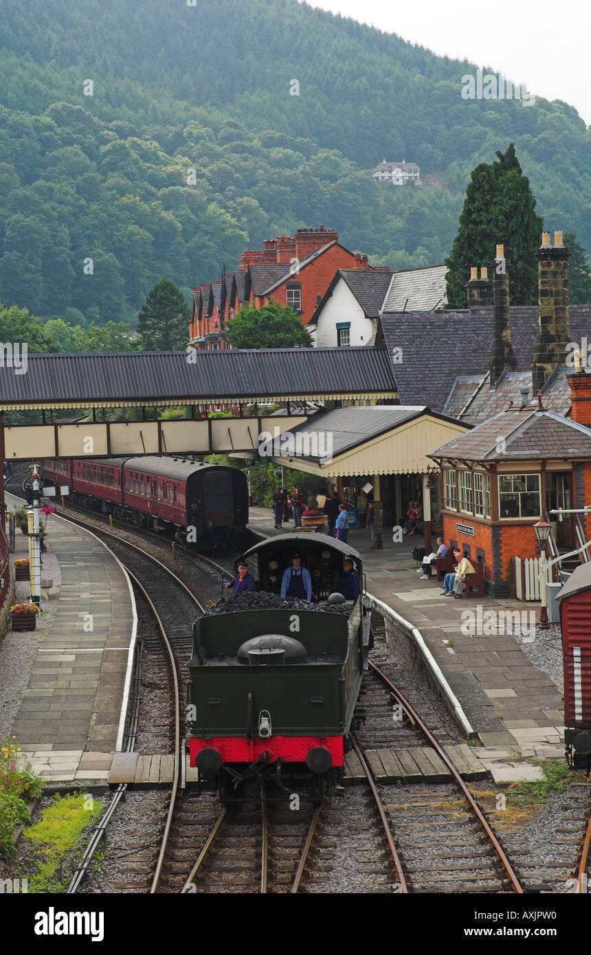 Llangolen railway station hi-res stock photography and images - Alamy
