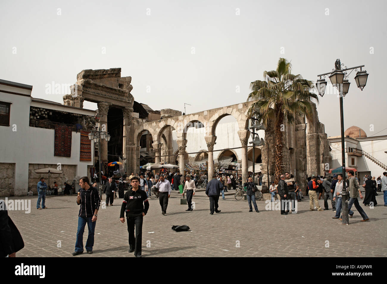 Damascus souk Al-Hamadiye exit Syria Stock Photo - Alamy