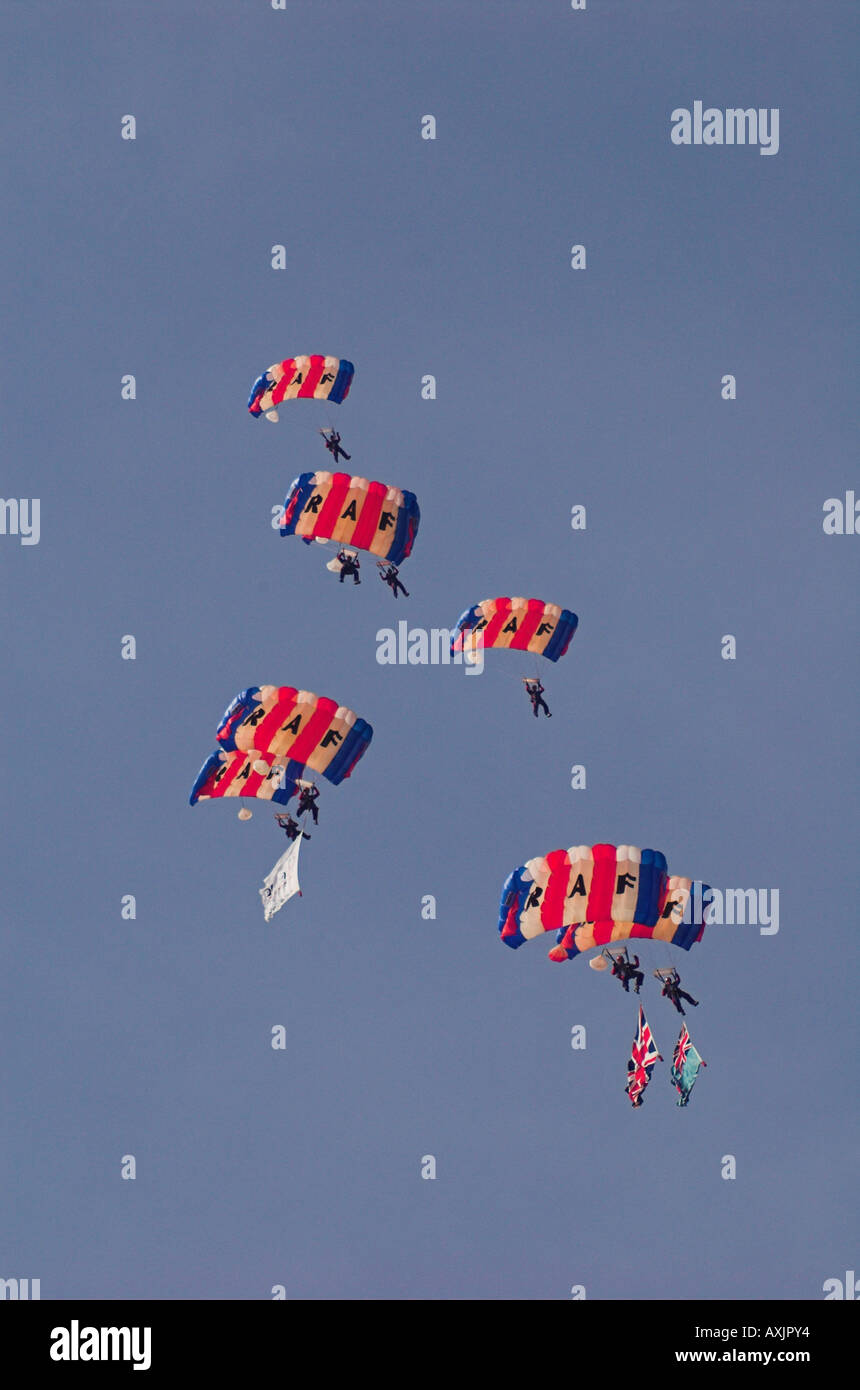 Parachute raf hi-res stock photography and images - Alamy